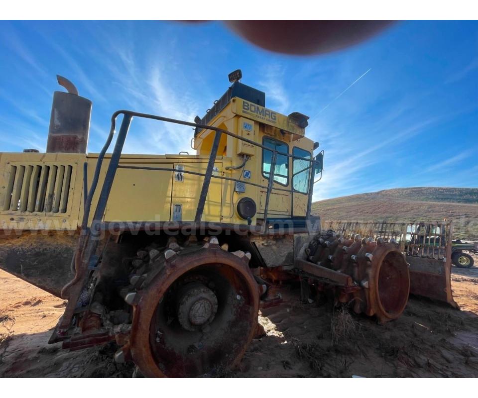 Two Compactor Auctions - 2019 BOMAG BC772RB-2 & 1998 Caterpillar 826G