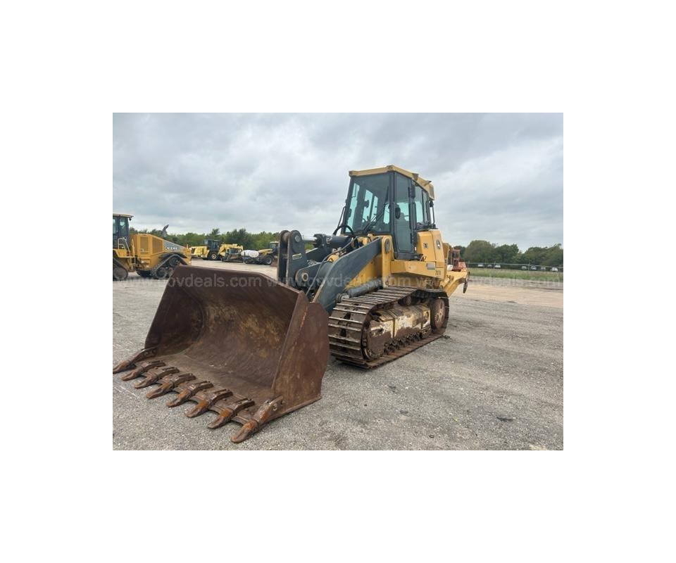 2016 John Deere 755K Crawler Loader